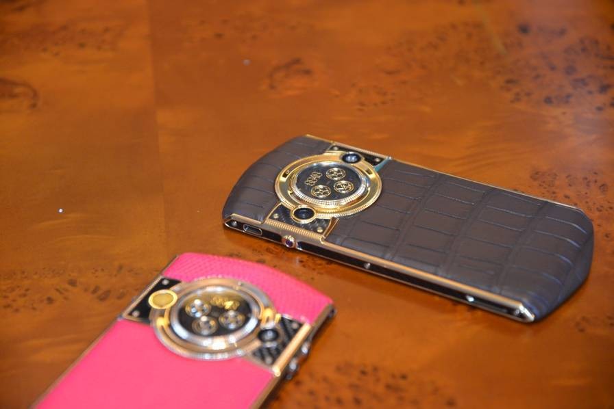 最贵25888元：8848私人订制M4手机图赏-新闻资讯-高贝娱乐