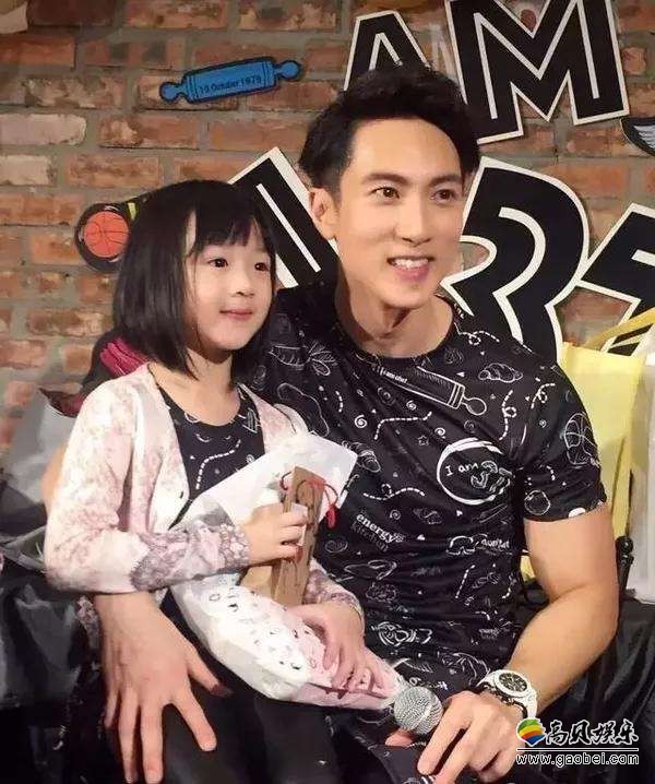 吴尊现身品牌活动：首次曝光女儿neinei唱歌视频-新闻资讯-高贝娱乐