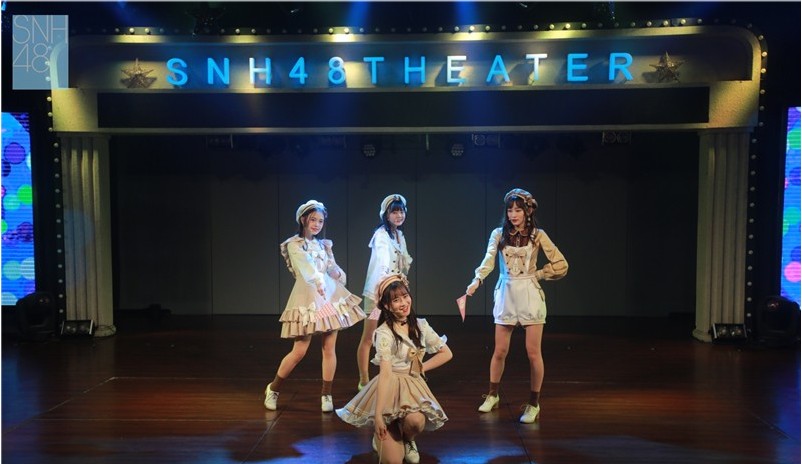 SNH48全新队伍TEAM FT在星梦剧院迎来《梦想的旗帜》出道首演-新闻资讯-高贝娱乐