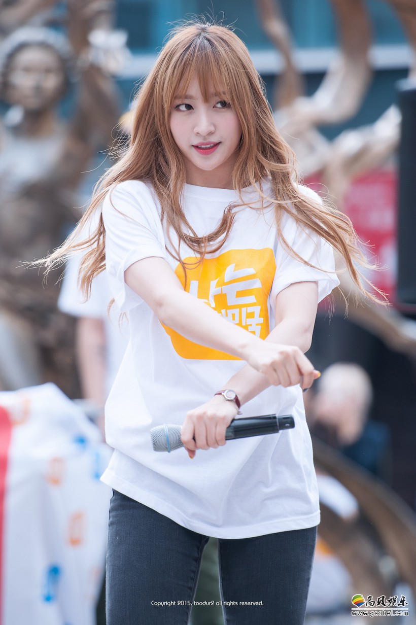 EXID安喜延高清图片：我是大韩民国“釜山闪光灯”街头演出[ID68003]【64合集】-高清图片-高贝娱乐