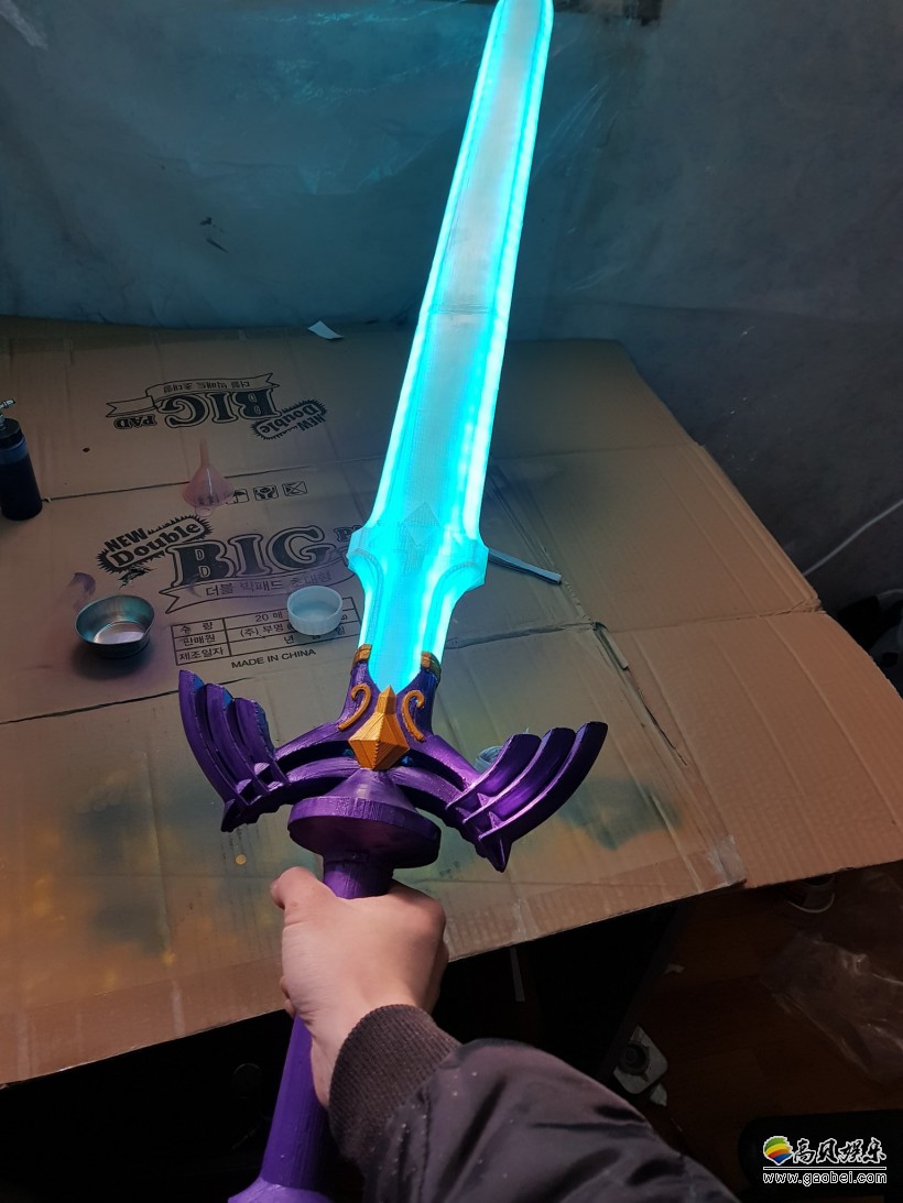 国外玩家现实中制作出光辉闪耀《塞尔达传说》大师剑：效果相当之酷炫-新闻资讯-高贝娱乐