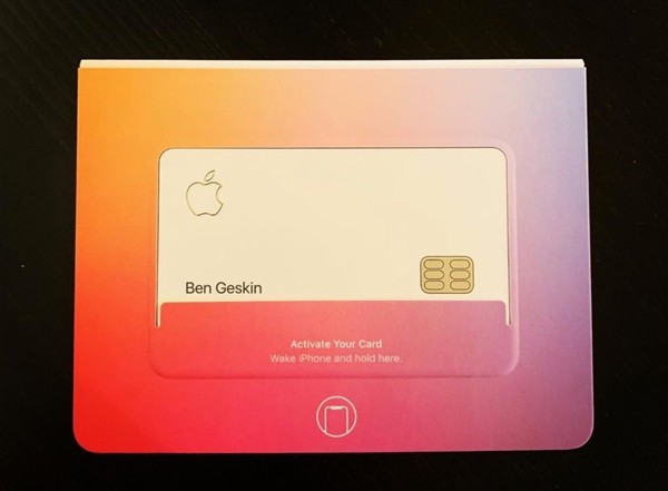 曝料达人首次放出Apple Card实体照：采用“苹果化”极致简洁设计风格-新闻资讯-高贝娱乐