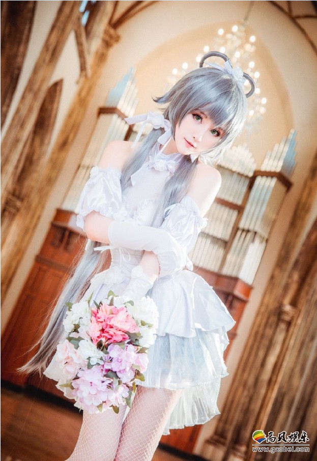 国内COSER“yui金鱼”新作COS婚纱洛天依：有点冒失和天然的15岁少女-新闻资讯-高贝娱乐