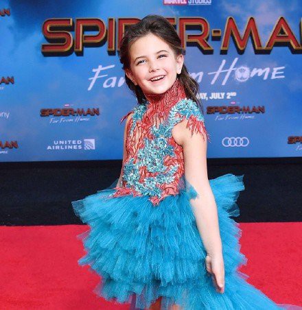 “小摩根”Lexi Rabe＋荷兰弟《蜘蛛侠：英雄远征》洛杉矶首映礼合影-新闻资讯-高贝娱乐