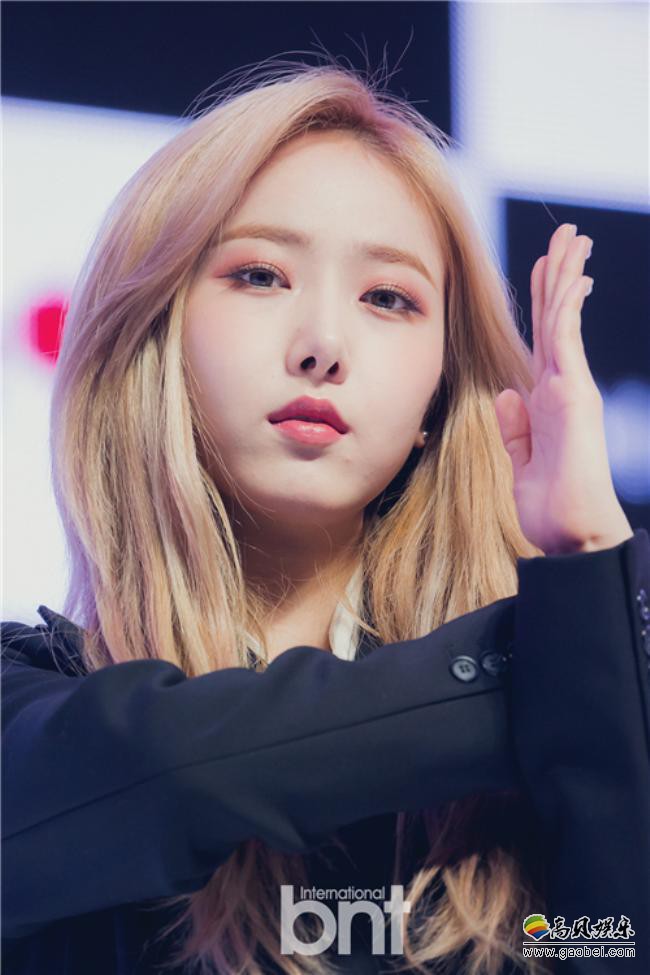 GFriend女团出席全新迷你专辑发售纪念SHOWCASE，带来魅力新曲舞台-新闻资讯-高贝娱乐