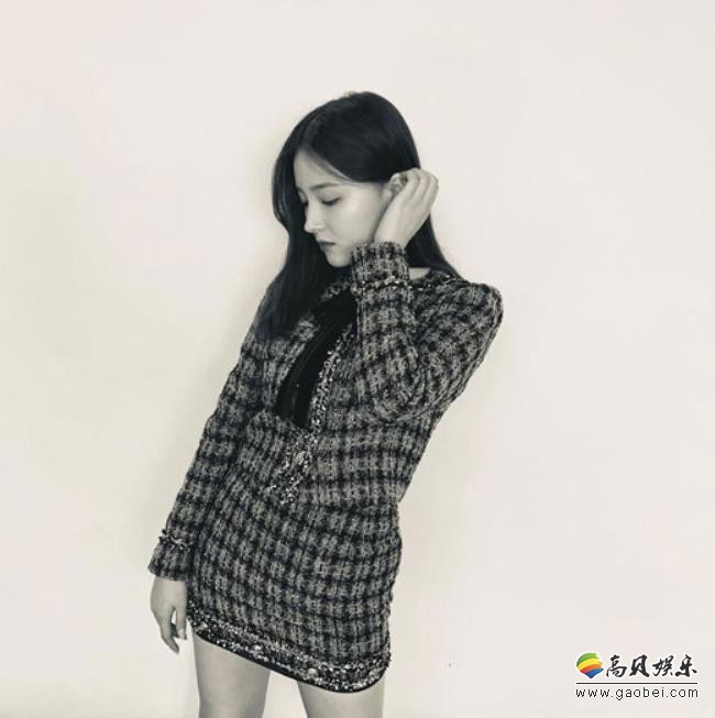 MOMOLAND成员NANCY在SNS发布一组近照，展示其完美比例性感身材-新闻资讯-高贝娱乐